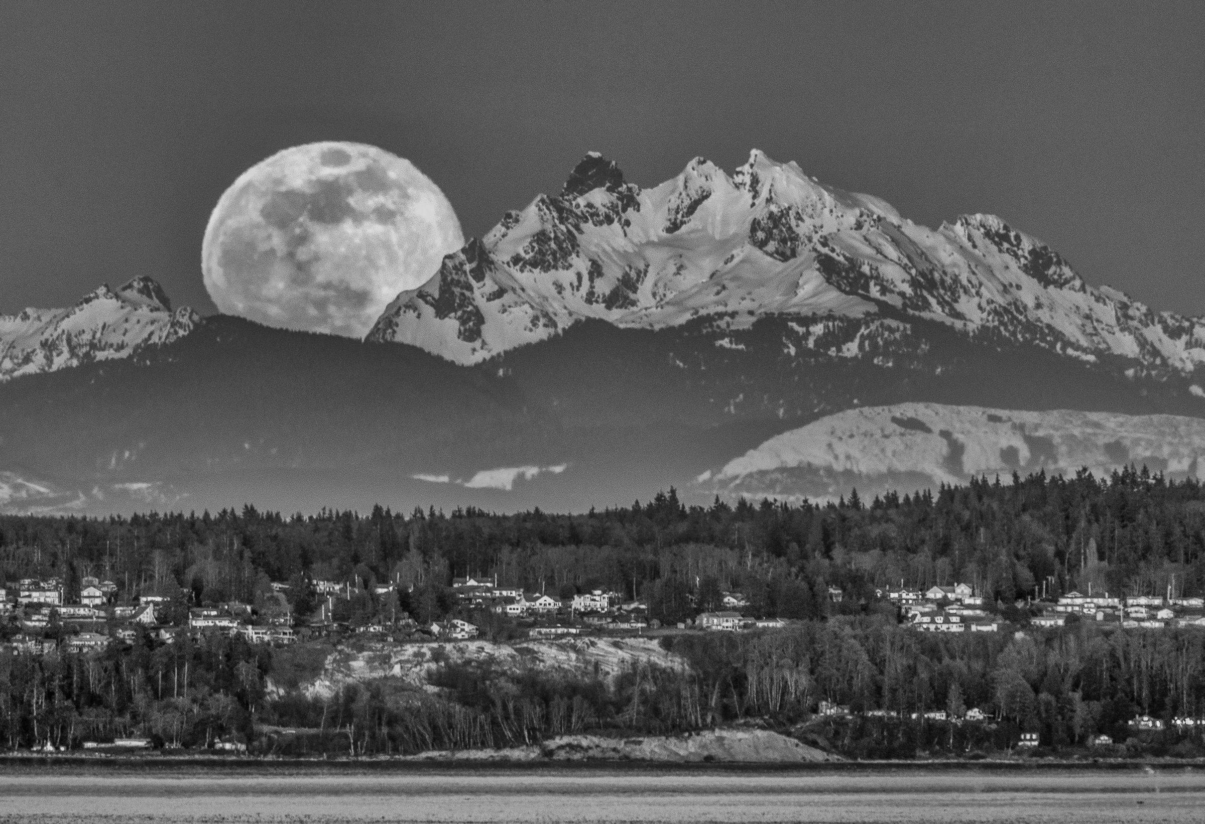 Super Moon Rise – Allan J Jones Photo Blog